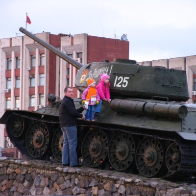 Grupaj FOTO. Apocalipsa rusească: cele 20.000 de tone de armament de la ...