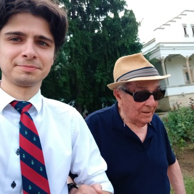 Mircea Carp, o legendă a Exilului și a radioului românesc, a împlinit ...